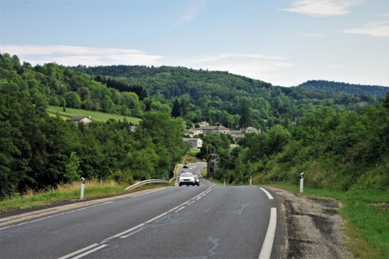 Avec les millions de la région, Laurent Wauquiez trace sa route en ...