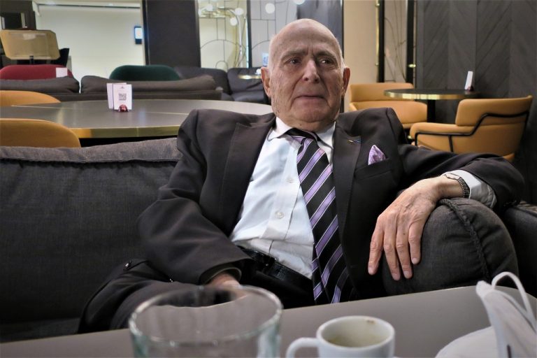 Des arrière‐cours politiques au lucratif marché de l’hébergement d ...